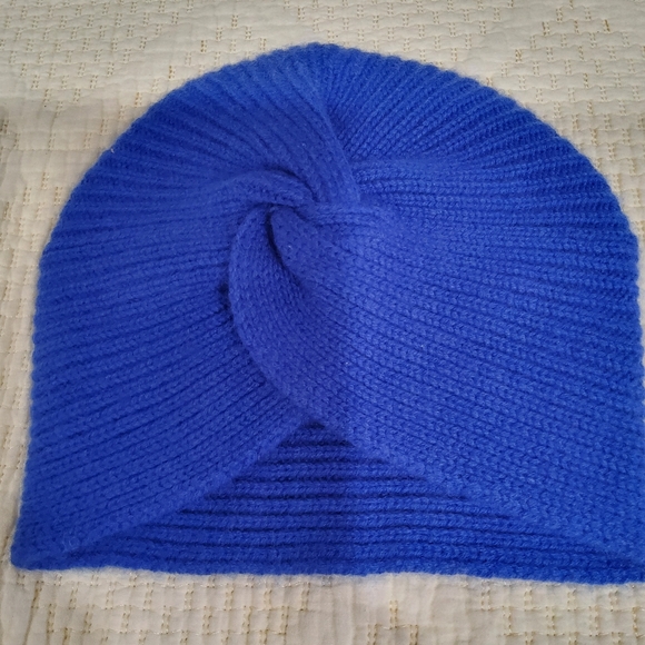 Amicale 100% Cashmere Blue Knit Turban Hat